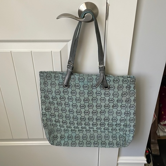 MICHAEL Michael Kors | Bags | Michael Kors Mint Green Mk Circle ...